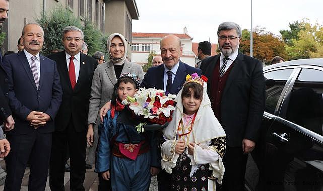 Çalışma ve Sosyal Güvenlik Bakanı Vedat Bilgin Vali Yiğitbaşı’nı ...
